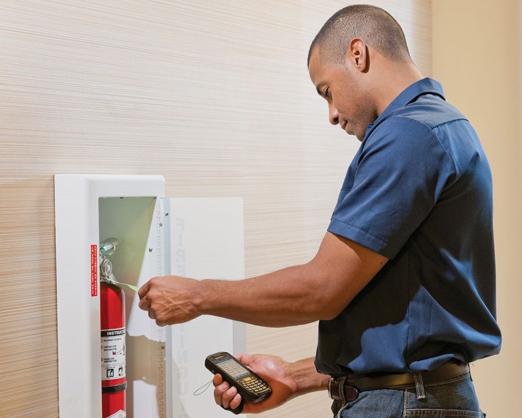 Maintenance des extincteurs : comment ça se passe